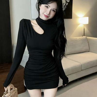 包臀裙棉半高领泡泡袖缕空露肩