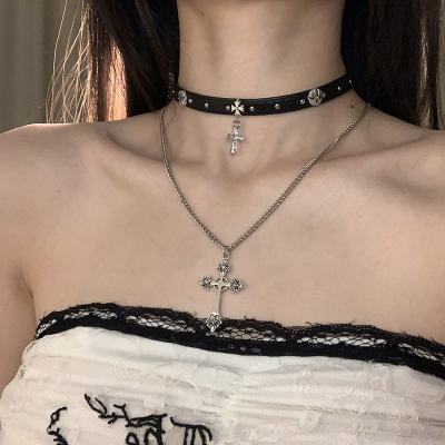 HEY TAO暗黑叠戴十字架皮质choker项圈项链女小众甜酷辣妹锁骨链