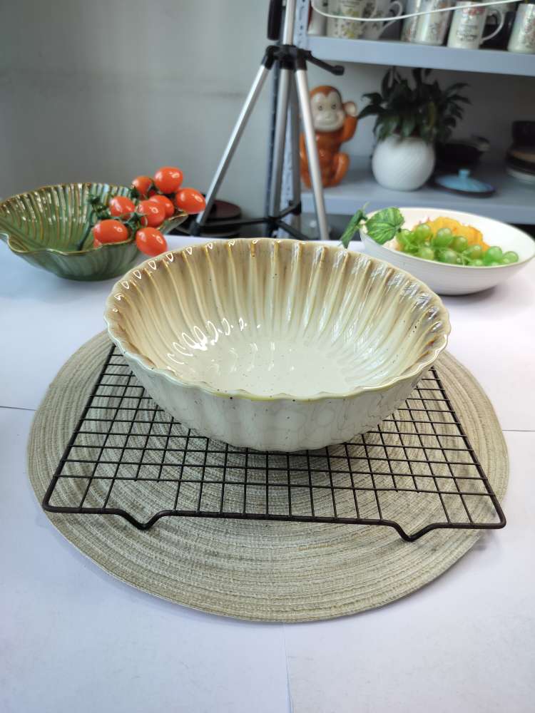 九英寸深汤碗