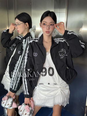 ME KAKAMEE秋Hellokitty重工烫钻工艺蕾丝拼接撞色抽绳外套S5519