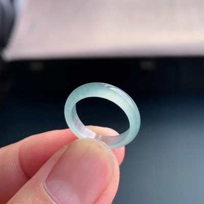 天然A货冰种白月光翡翠素圈戒指