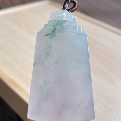 缅甸天然翡翠A货冰飘花无事牌，整体54.8-29.2-5.6，24.96g