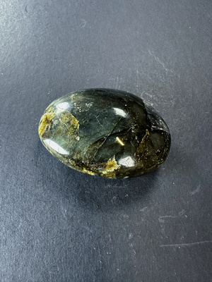 天然蓝光拉长石肥皂 手握 52x38x21mm 59g