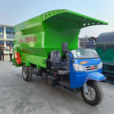车载式立式搅拌撒料车5立方多功能25马力柴油机撒料车碎投料机