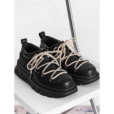 潮牌2025秋季小众设计休闲皮鞋黑色皮革厚底板鞋日系低帮马丁短靴