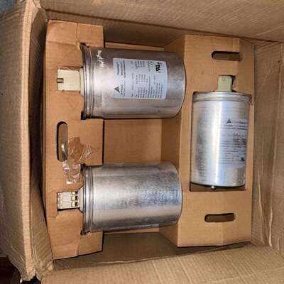 B25667B5966A375 EPCOS电力电容 MKK525-d-8.3-01 525v 3x32.1uf