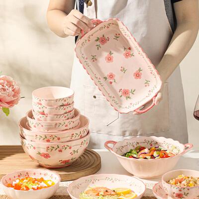High-aesthetic, fresh ceramic plates, serving dishes for hom