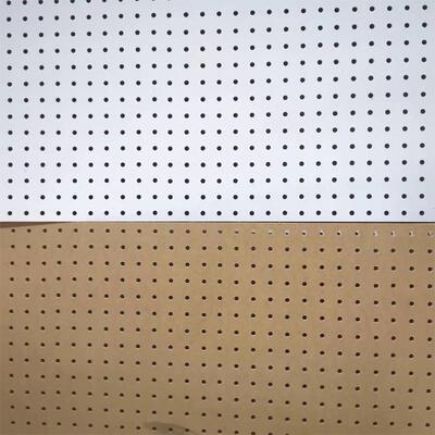 木质冲孔网面多孔贴洞洞EEY三聚氰胺板纤冲孔板中货架穿孔板哑光