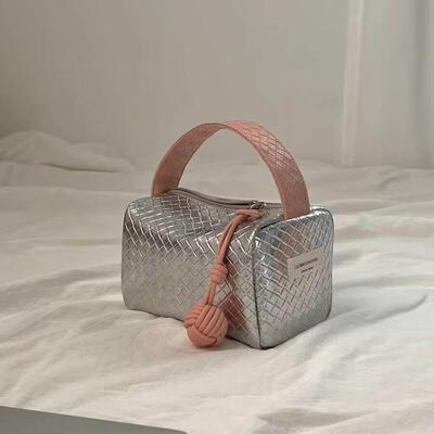 Silver powder color blocked women