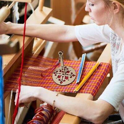 Wrist Yarn Holder Yarn Ball Minder With Leather Wrist Strap