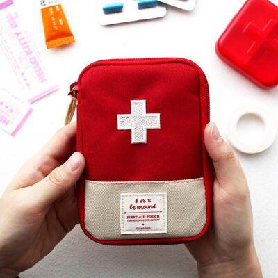 Small portable medicine storage bag medical first aid kit