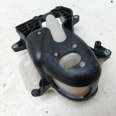 适用奔驰278E500GL500ML63ML500S500CLS500涡轮增压补偿罐