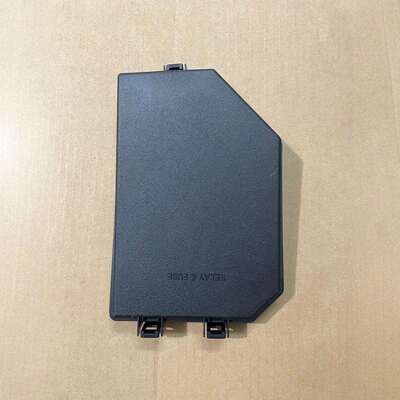 82662-02E60适用花冠卡罗拉雷凌保险盒机舱上盖汽配出口跨境热销