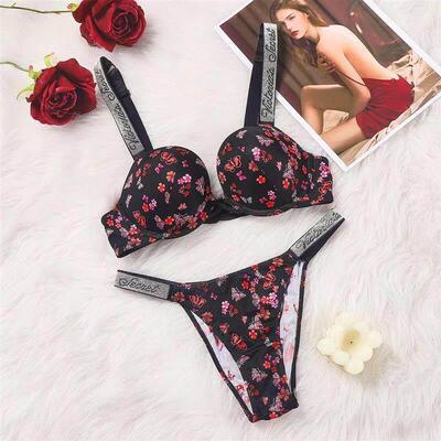 Ladies Rhinestone Gathering Bra Set Adjustable Medium Thickn