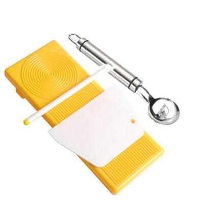 The text appears to be a list of kitchen tools and items in