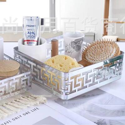 Open-top transparent square fruit platter with luxurious gol