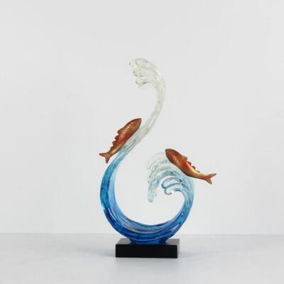 抽象明树脂客鲤鱼浪花JNE雕塑摆件酒店装玄关厅电视柜楼梯透间饰