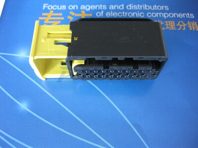 1-1563759-1 TE Connectivity  汽车连接器