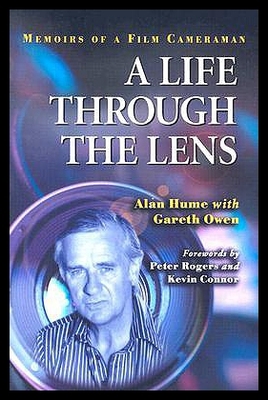 【预售】A Life Through the Lens: Memoirs of a Film Camera