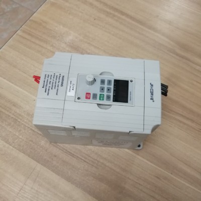 现货 JAC780-2R2G-4-7010 原装 380V 2.2KW 测试包好 议价变频器