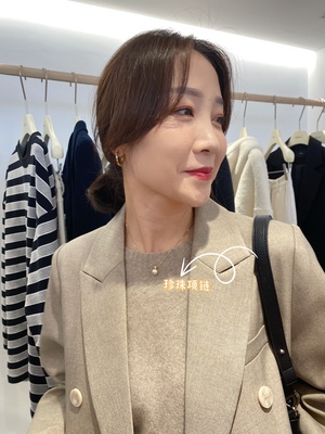 珍珠项链女2025年新款简约气质网红锁骨链小众ins毛衣链小粒吊坠