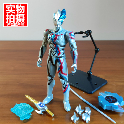 泰迦玩具关节可动配武器银河人偶