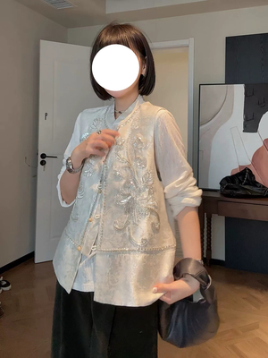 2026年秋新中式重工刺绣马甲