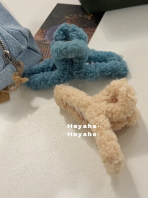 heyahe羊羔毛交叉大号抓夹ins