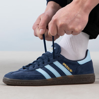 adidas阿迪达斯男女运动鞋休闲鞋