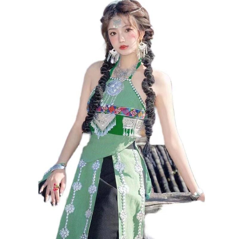 新款云南大理哈尼族服装女夏季少数民族舞台演出摄影写真苗族服饰