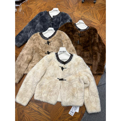 一善服饰冬上新牛角扣皮宽松拼接短外套(只卖外套)9665