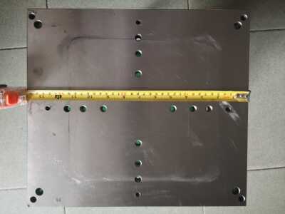 必能信超声波通用水平板；调平板。