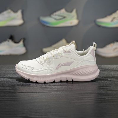 李宁女子跑鞋缓震回弹