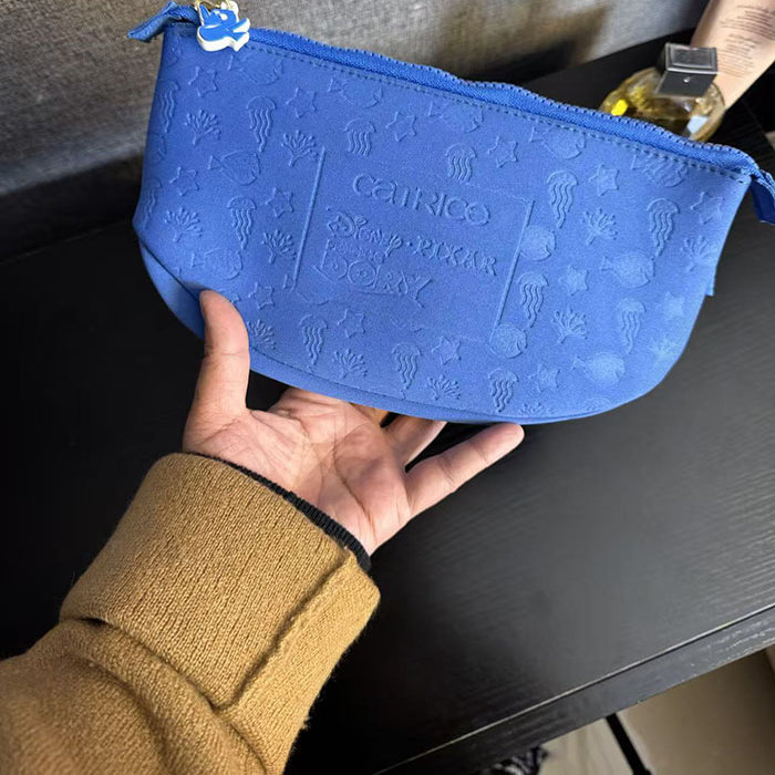 四件包邮 出口尾货蓝色加厚潜水服材质压花化妆包收纳包笔袋随身