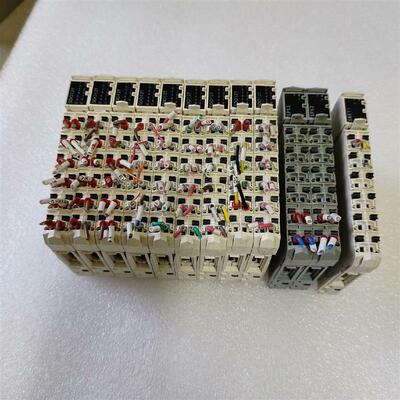 【议价】施耐德TM5SD012T (9片，其中3片白色站桩断了，图5