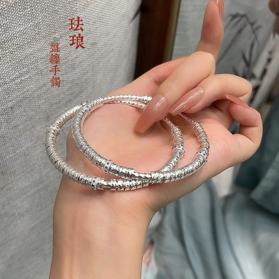 胜银·盘缠锤打纹闭口足银999.9手镯时尚流行实心送女生纯银手镯