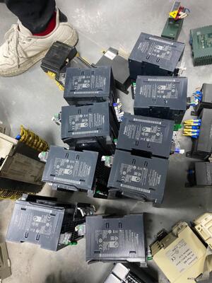 施耐德PLC TM221C40T TM221C40U