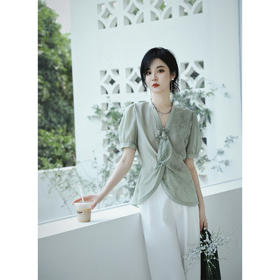 国风盘扣中式碎花V领衬衫