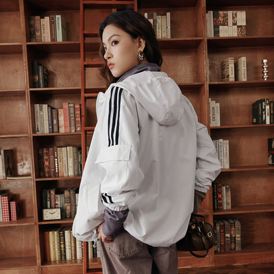 Adidas阿迪达斯三叶草外套男女2026新款梭织运动服连帽夹克KB1942