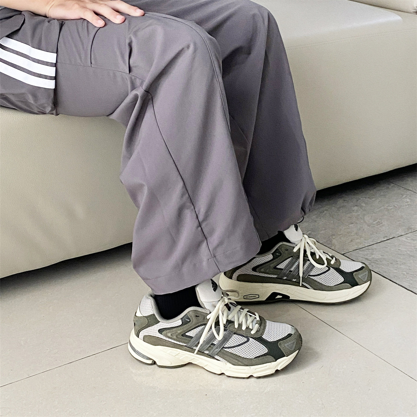 Adidas/阿迪达斯正品2026新款男女同款轻便透气耐磨老爹鞋JQ9153
