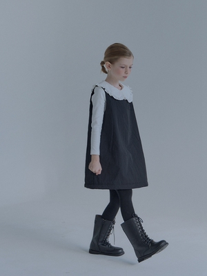 黑色刺绣字母夹薄棉背心裙