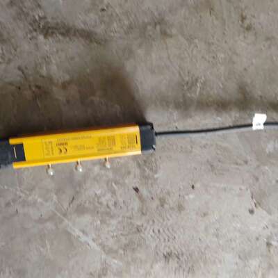 议价安全光栅一发射器，型号，SMTE0112N46GE，拍时议价