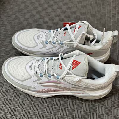 李宁赞助空袭男大码篮球鞋