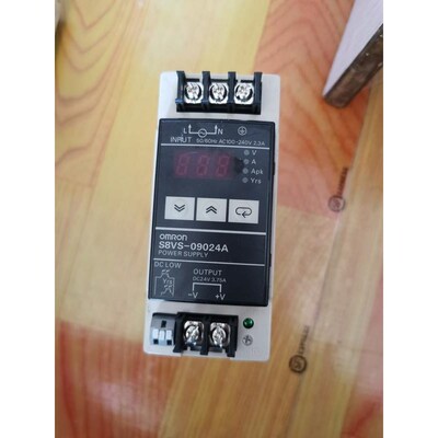 欧母龙电源S8VS-09024A功能正常包好,喜欢的来议价