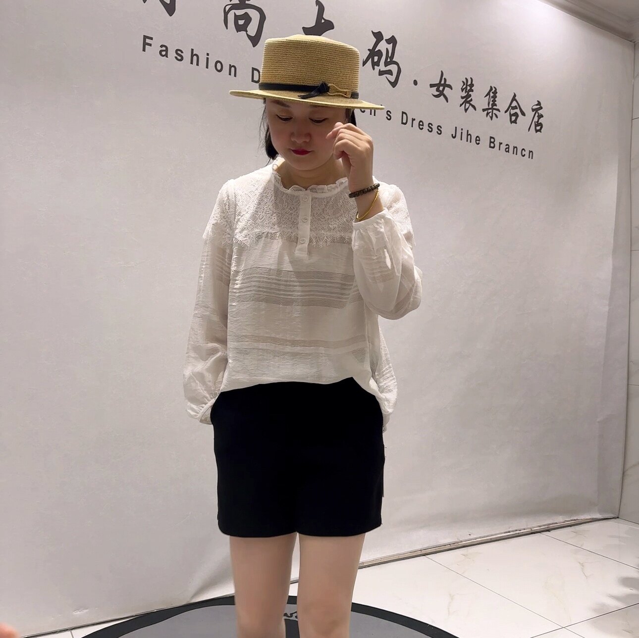 8097芮娜依莲秋款新品木耳边衣领拼接蕾丝女人味长袖上衣加大码