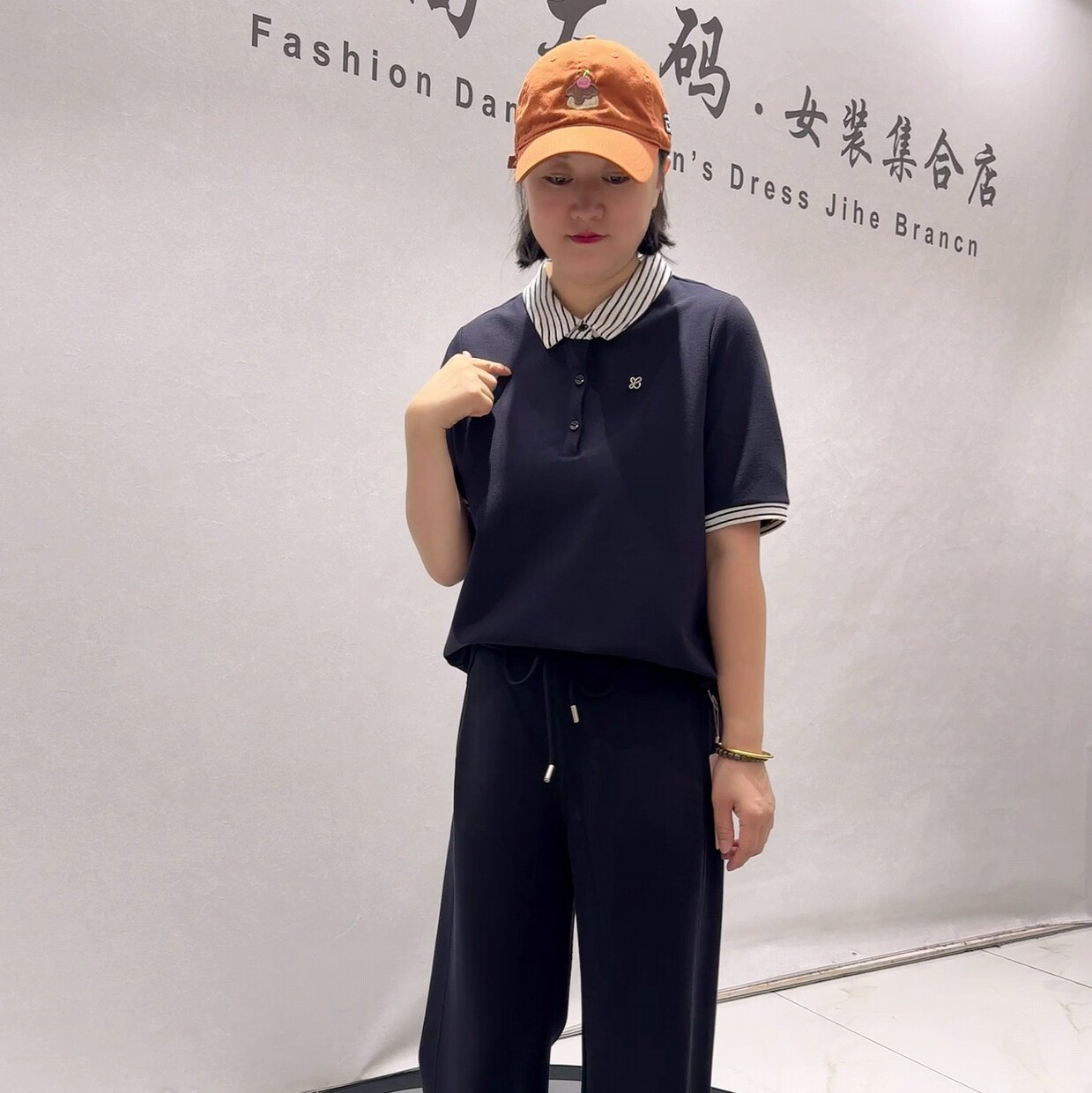 3681芮娜依莲秋款新品polo领简洁大方休闲百搭T恤衫加大码女装