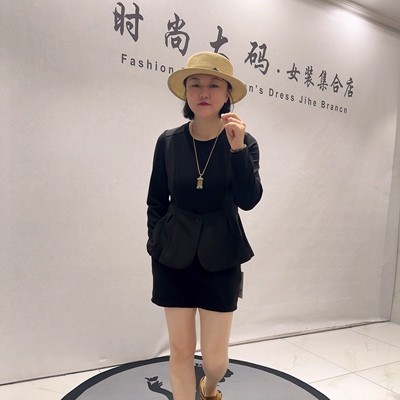 6296女权贵族初秋新品假两件设计感显瘦减龄长袖上衣加大码女装