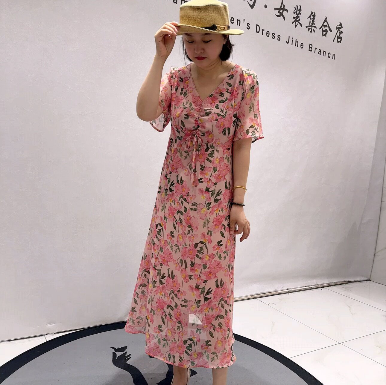 31178女权贵族夏款新品v领女人味显瘦减龄碎花连衣裙加大码女装