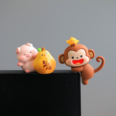 热销可爱猴子办公室工位桌面摆件电脑电视机显示器屏幕趴趴车载装