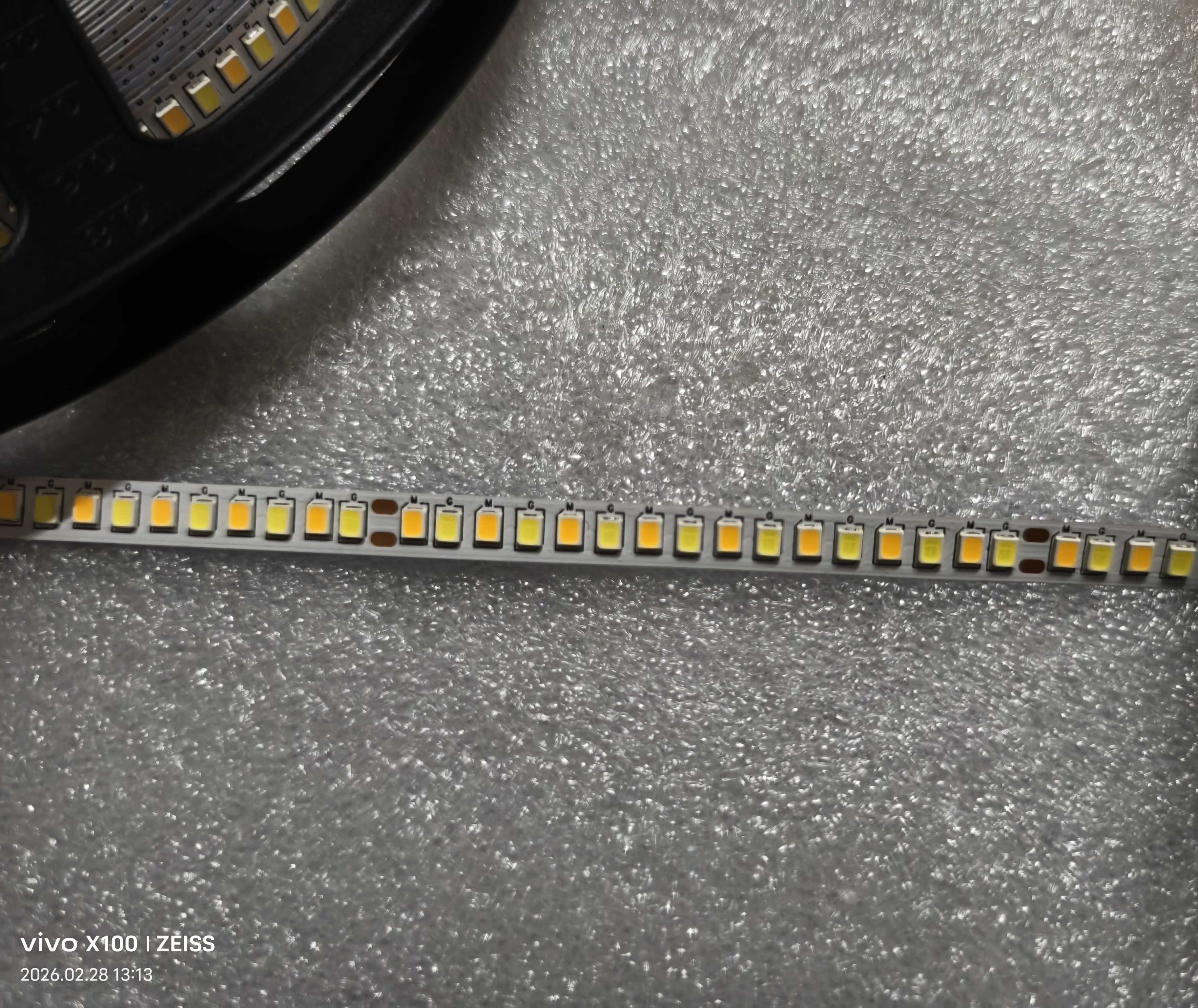 格美2线双色灯带224led